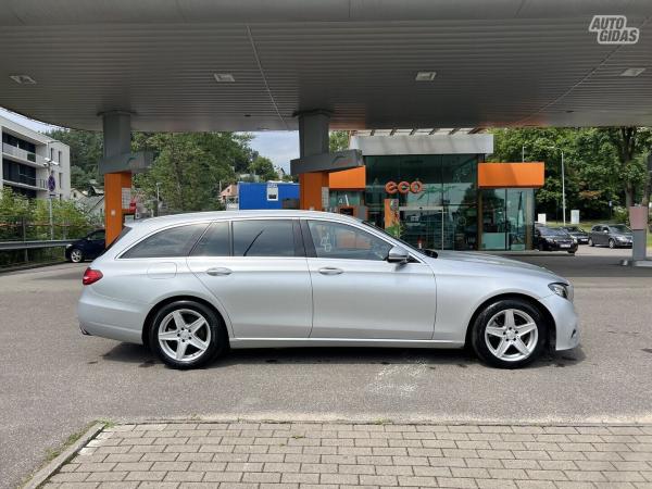 Серый Мерседес E 220 2017 в Вильнюс, объемом двигателя 2.00 л и пробегом 267 тыс. км за 15200 €, фото 4 на AUTOMOTO.COM.LV