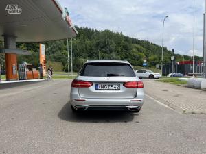 Серый Мерседес E 220 2017 в Вильнюс, объемом двигателя 2.00 л и пробегом 267 тыс. км за 15200 €, фото 9 на AUTOMOTO.COM.LV