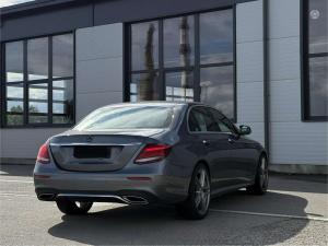 Grey Mercedes-Benz E 220 2017 in Vilnius, with an engine capacity of 1.95 L and mileage of 266 thousand km for 17600 €, photo 6 on AUTOMOTO.COM.LV