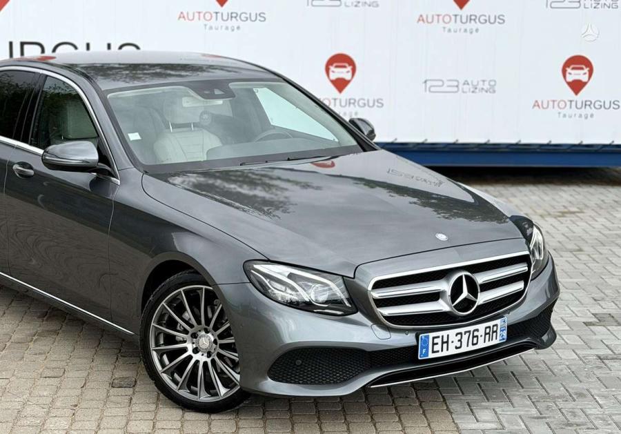 Grey Mercedes-Benz E 220 2017 in Taurage, with an engine capacity of 1.95 L and mileage of 169 thousand km for 18800 €, photo 5 on AUTOMOTO.COM.LV