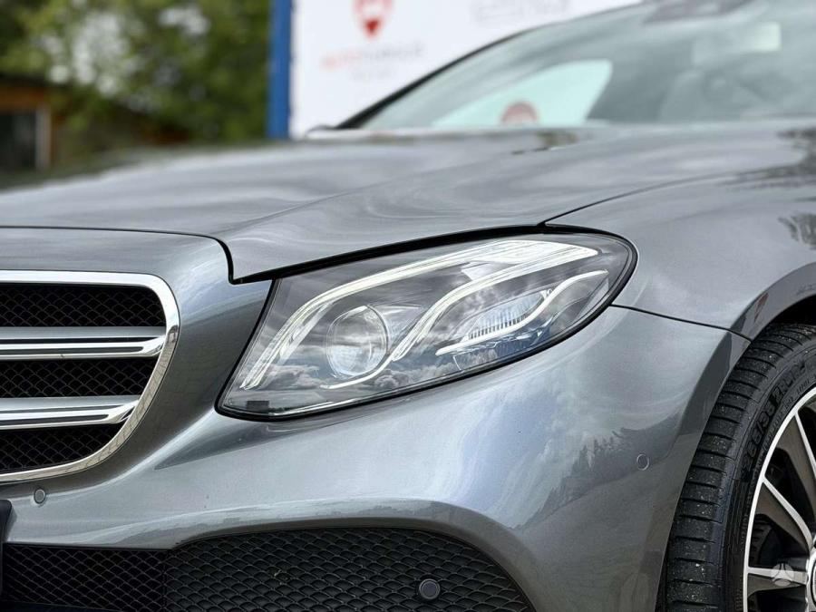 Grey Mercedes-Benz E 220 2017 in Taurage, with an engine capacity of 1.95 L and mileage of 169 thousand km for 18800 €, photo 8 on AUTOMOTO.COM.LV