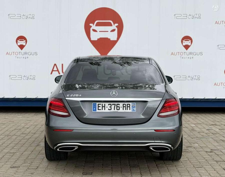 Grey Mercedes-Benz E 220 2017 in Taurage, with an engine capacity of 1.95 L and mileage of 169 thousand km for 18800 €, photo 24 on AUTOMOTO.COM.LV