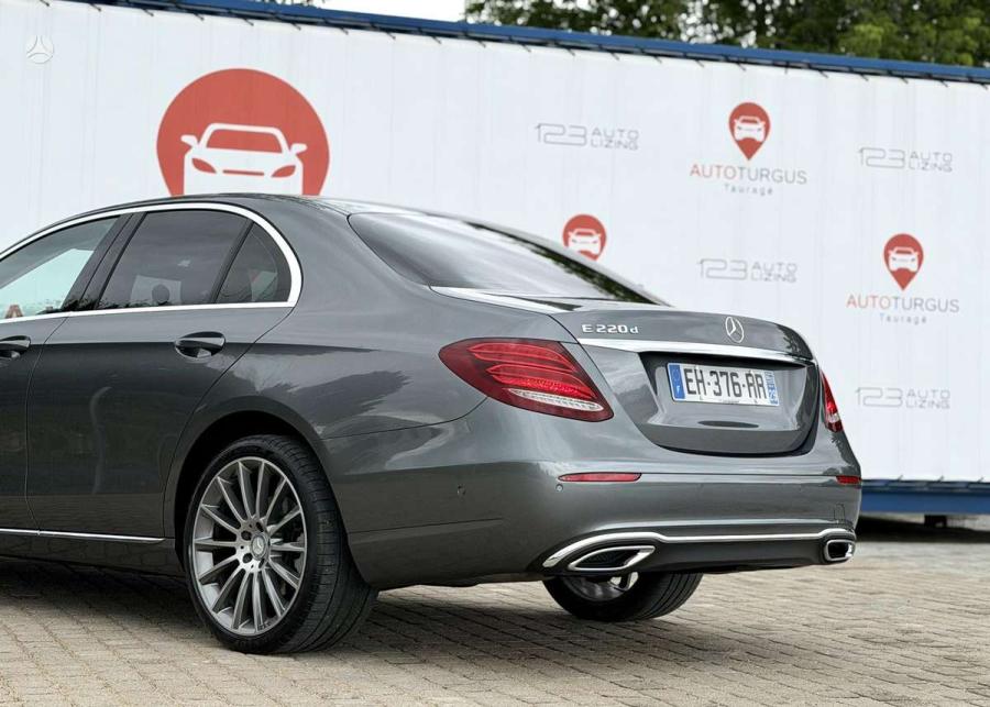 Grey Mercedes-Benz E 220 2017 in Taurage, with an engine capacity of 1.95 L and mileage of 169 thousand km for 18800 €, photo 27 on AUTOMOTO.COM.LV