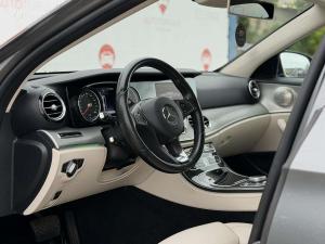 Grey Mercedes-Benz E 220 2017 in Taurage, with an engine capacity of 1.95 L and mileage of 169 thousand km for 18800 €, photo 49 on AUTOMOTO.COM.LV