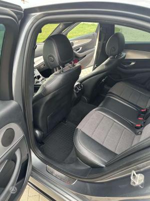 Grey Mercedes-Benz E 220 2017 in Kaunas, with an engine capacity of 1.95 L and mileage of 228 thousand km for 22999 €, photo 7 on AUTOMOTO.COM.LV