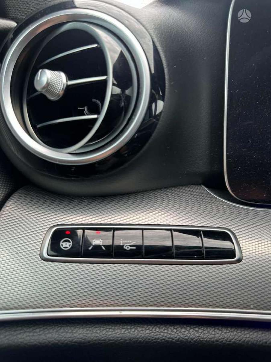 Grey Mercedes-Benz E 220 2017 in Kaunas, with an engine capacity of 1.95 L and mileage of 228 thousand km for 22999 €, photo 11 on AUTOMOTO.COM.LV