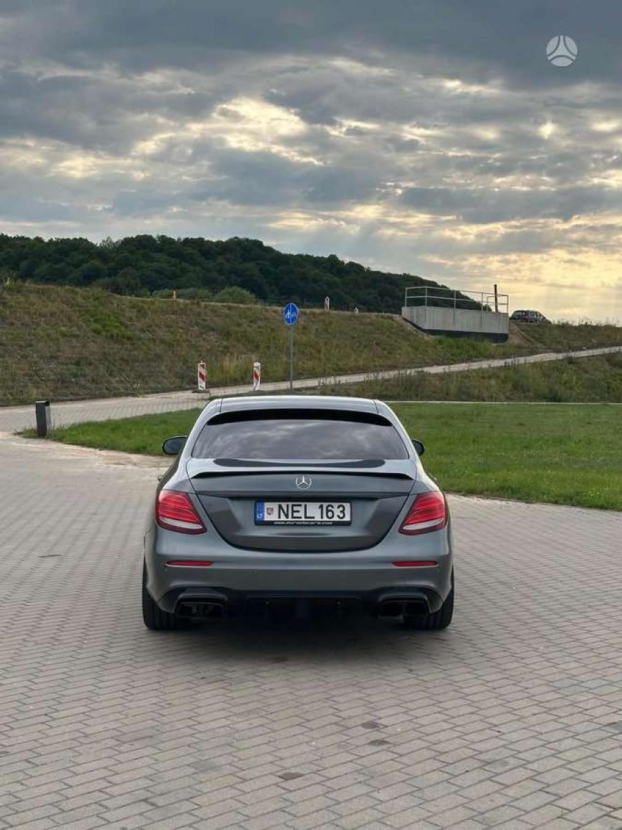 Grey Mercedes-Benz E 220 2017 in Kaunas, with an engine capacity of 1.95 L and mileage of 228 thousand km for 22999 €, photo 13 on AUTOMOTO.COM.LV