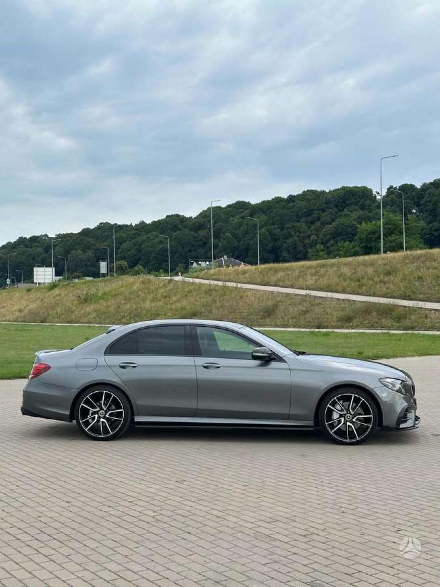 Grey Mercedes-Benz E 220 2017 in Kaunas, with an engine capacity of 1.95 L and mileage of 228 thousand km for 22999 €, photo 14 on AUTOMOTO.COM.LV