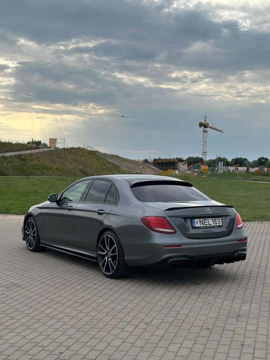 Grey Mercedes-Benz E 220 2017 in Kaunas, with an engine capacity of 1.95 L and mileage of 228 thousand km for 22999 €, photo 17 on AUTOMOTO.COM.LV