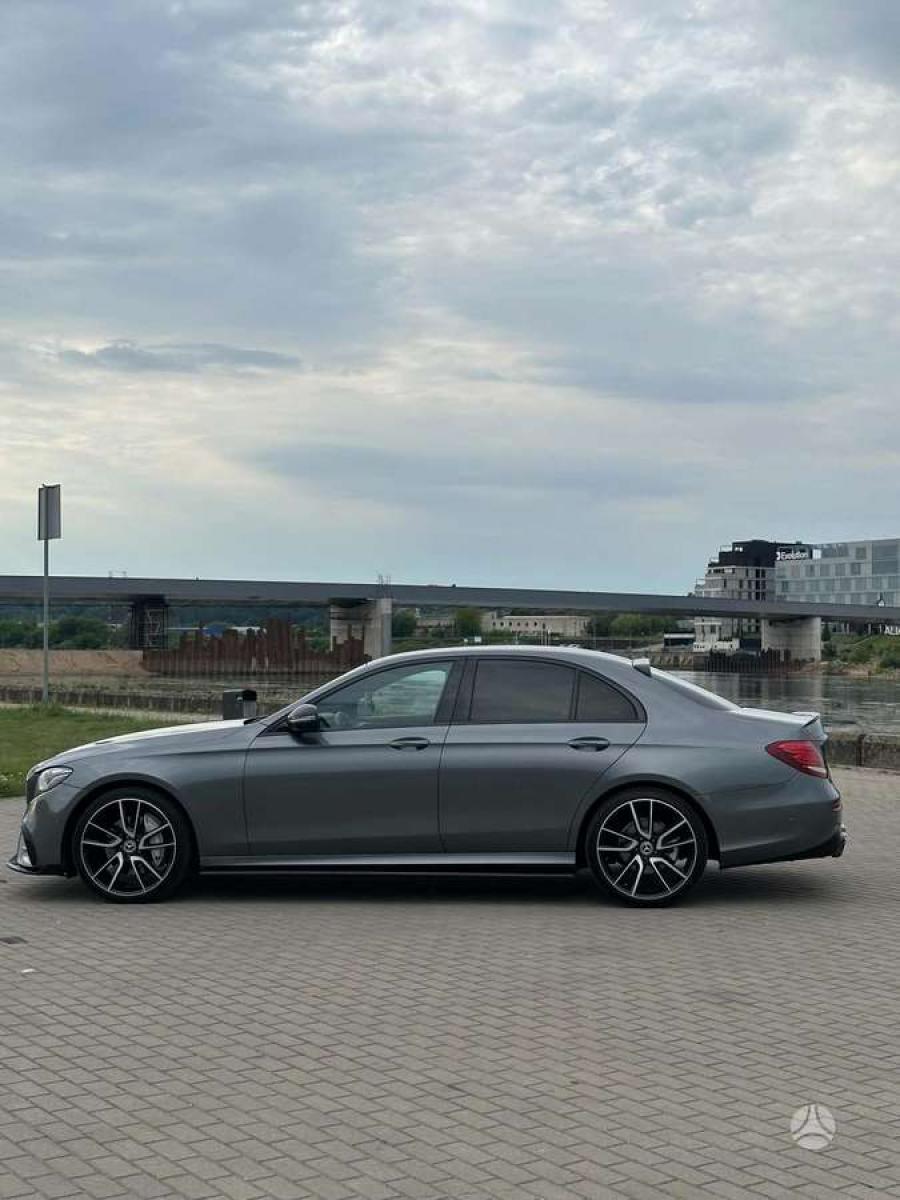 Grey Mercedes-Benz E 220 2017 in Kaunas, with an engine capacity of 1.95 L and mileage of 228 thousand km for 22999 €, photo 18 on AUTOMOTO.COM.LV