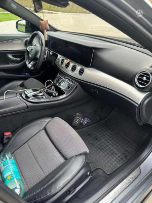 Grey Mercedes-Benz E 220 2017 in Kaunas, with an engine capacity of 1.95 L and mileage of 228 thousand km for 22999 €, photo 19 on AUTOMOTO.COM.LV