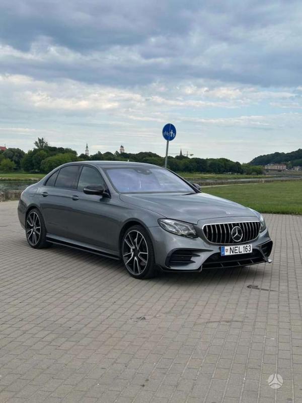 Серый Мерседес E 220 2017 в Каунас, объемом двигателя 1.95 л и пробегом 228 тыс. км за 22999 €, фото 3 на AUTOMOTO.COM.LV