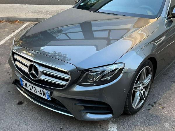 Pelēks Mercedes-Benz E 220 2017 Kauņa, ar dzinēja tilpumu 1.95 L un nobraukumu 248 tūkst. km par 16250 €, foto 5 vietnē AUTOMOTO.COM.LV