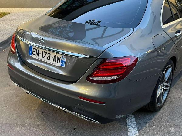 Pelēks Mercedes-Benz E 220 2017 Kauņa, ar dzinēja tilpumu 1.95 L un nobraukumu 248 tūkst. km par 16250 €, foto 9 vietnē AUTOMOTO.COM.LV