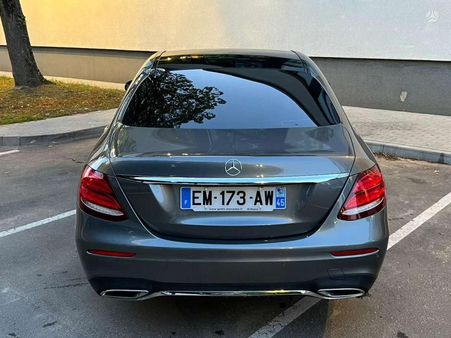 Серый Мерседес E 220 2017 в Каунас, объемом двигателя 1.95 л и пробегом 248 тыс. км за 16250 €, фото 15 на AUTOMOTO.COM.LV