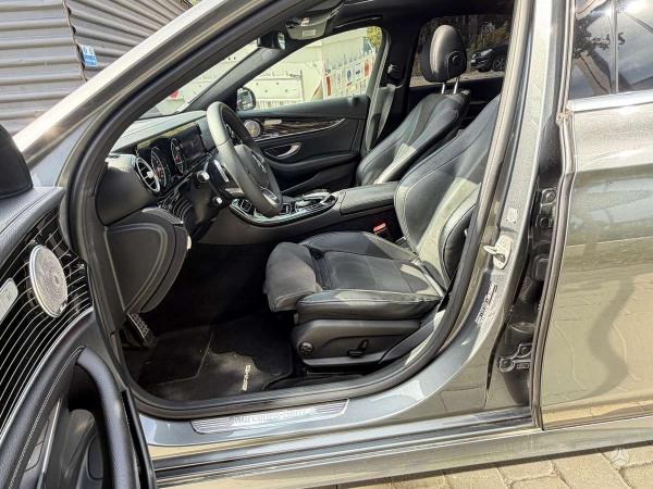 Pelēks Mercedes-Benz E 220 2017 Viļņa, ar dzinēja tilpumu 2.14 L un nobraukumu 260 tūkst. km par 16350 €, foto 6 vietnē AUTOMOTO.COM.LV