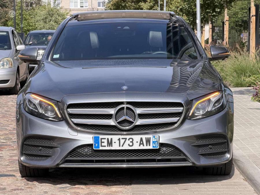 Grey Mercedes-Benz E 220 2017 in Vilnius, with an engine capacity of 2.14 L and mileage of 260 thousand km for 16350 €, photo 7 on AUTOMOTO.COM.LV