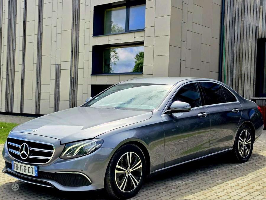Pelēks Mercedes-Benz E 220 2018 Tauragė, ar dzinēja tilpumu 1.95 L un nobraukumu 318 tūkst. km par 12800 €, foto 3 vietnē AUTOMOTO.COM.LV