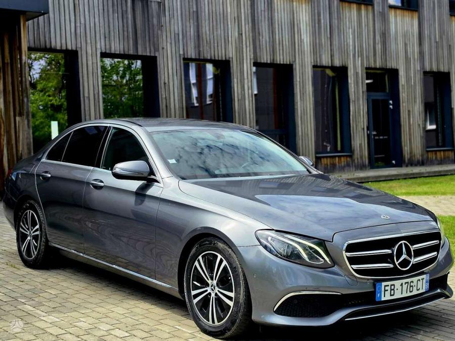 Pelēks Mercedes-Benz E 220 2018 Tauragė, ar dzinēja tilpumu 1.95 L un nobraukumu 318 tūkst. km par 12800 €, foto 4 vietnē AUTOMOTO.COM.LV