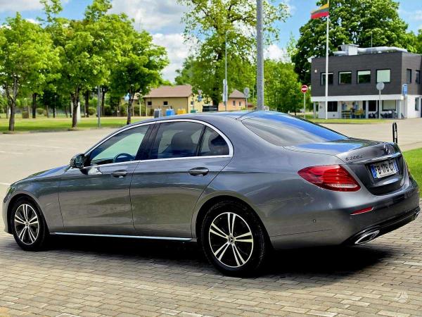 Pelēks Mercedes-Benz E 220 2018 Tauragė, ar dzinēja tilpumu 1.95 L un nobraukumu 318 tūkst. km par 12800 €, foto 5 vietnē AUTOMOTO.COM.LV