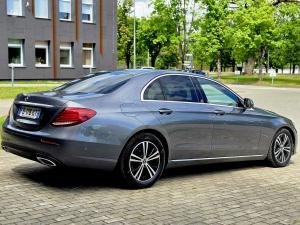 Pelēks Mercedes-Benz E 220 2018 Tauragė, ar dzinēja tilpumu 1.95 L un nobraukumu 318 tūkst. km par 12800 €, foto 8 vietnē AUTOMOTO.COM.LV
