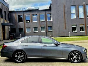 Pelēks Mercedes-Benz E 220 2018 Tauragė, ar dzinēja tilpumu 1.95 L un nobraukumu 318 tūkst. km par 12800 €, foto 9 vietnē AUTOMOTO.COM.LV