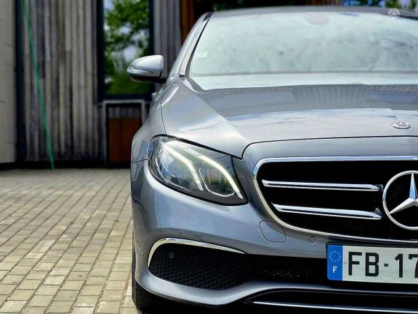 Серый Мерседес E 220 2018 в Таураге, объемом двигателя 1.95 л и пробегом 318 тыс. км за 12800 €, фото 9 на AUTOMOTO.COM.LV