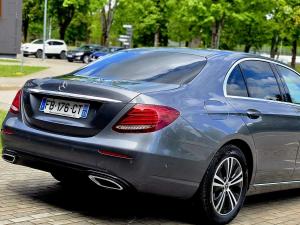 Pelēks Mercedes-Benz E 220 2018 Tauragė, ar dzinēja tilpumu 1.95 L un nobraukumu 318 tūkst. km par 12800 €, foto 13 vietnē AUTOMOTO.COM.LV
