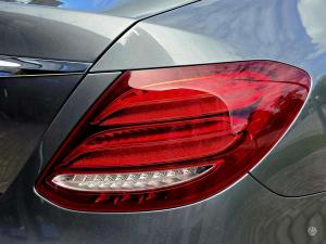 Pelēks Mercedes-Benz E 220 2018 Tauragė, ar dzinēja tilpumu 1.95 L un nobraukumu 318 tūkst. km par 12800 €, foto 14 vietnē AUTOMOTO.COM.LV