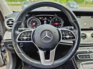Pelēks Mercedes-Benz E 220 2018 Tauragė, ar dzinēja tilpumu 1.95 L un nobraukumu 318 tūkst. km par 12800 €, foto 18 vietnē AUTOMOTO.COM.LV