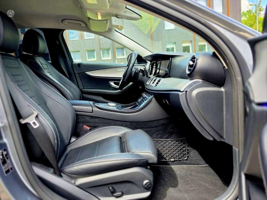 Pelēks Mercedes-Benz E 220 2018 Tauragė, ar dzinēja tilpumu 1.95 L un nobraukumu 318 tūkst. km par 12800 €, foto 21 vietnē AUTOMOTO.COM.LV