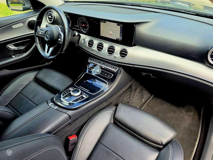 Pelēks Mercedes-Benz E 220 2018 Tauragė, ar dzinēja tilpumu 1.95 L un nobraukumu 318 tūkst. km par 12800 €, foto 22 vietnē AUTOMOTO.COM.LV