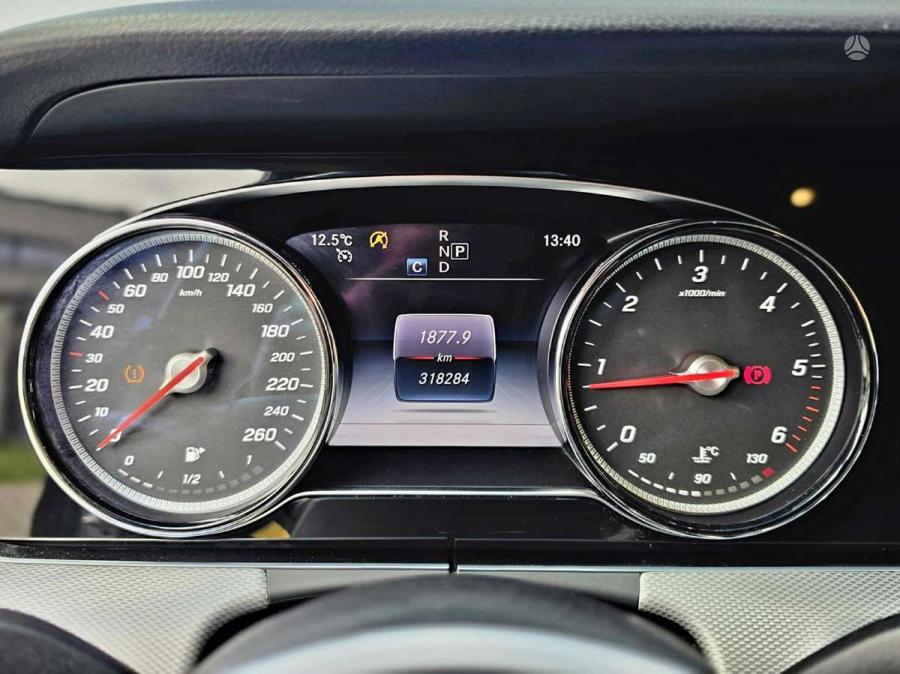 Pelēks Mercedes-Benz E 220 2018 Tauragė, ar dzinēja tilpumu 1.95 L un nobraukumu 318 tūkst. km par 12800 €, foto 23 vietnē AUTOMOTO.COM.LV
