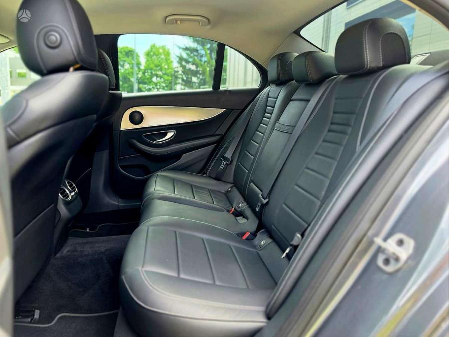 Pelēks Mercedes-Benz E 220 2018 Tauragė, ar dzinēja tilpumu 1.95 L un nobraukumu 318 tūkst. km par 12800 €, foto 34 vietnē AUTOMOTO.COM.LV