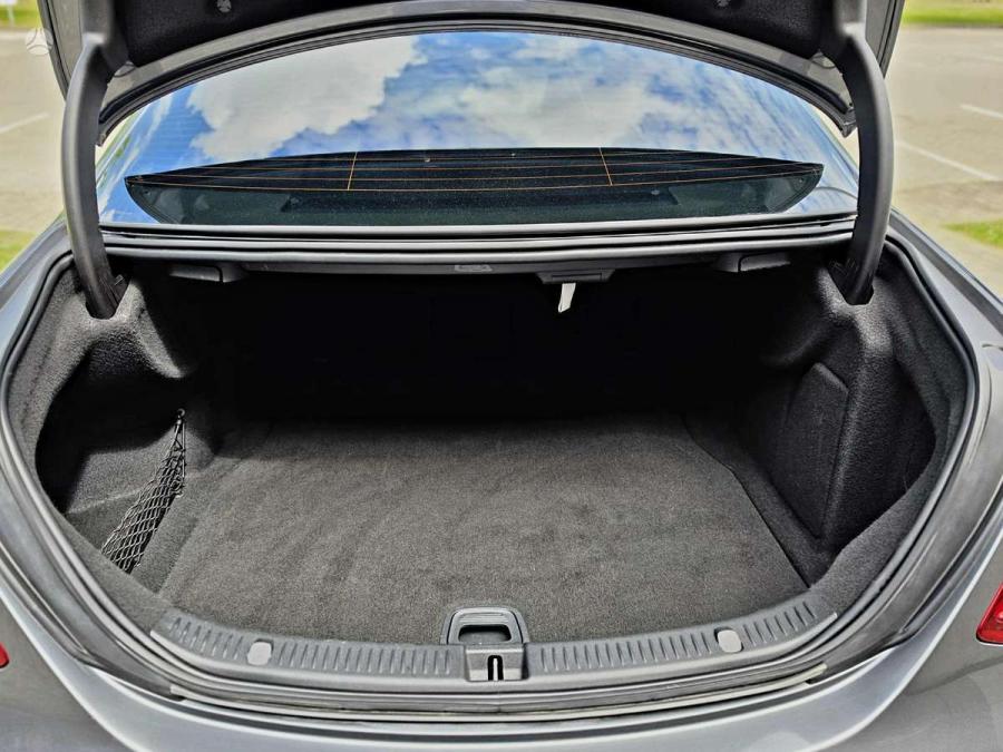 Pelēks Mercedes-Benz E 220 2018 Tauragė, ar dzinēja tilpumu 1.95 L un nobraukumu 318 tūkst. km par 12800 €, foto 36 vietnē AUTOMOTO.COM.LV