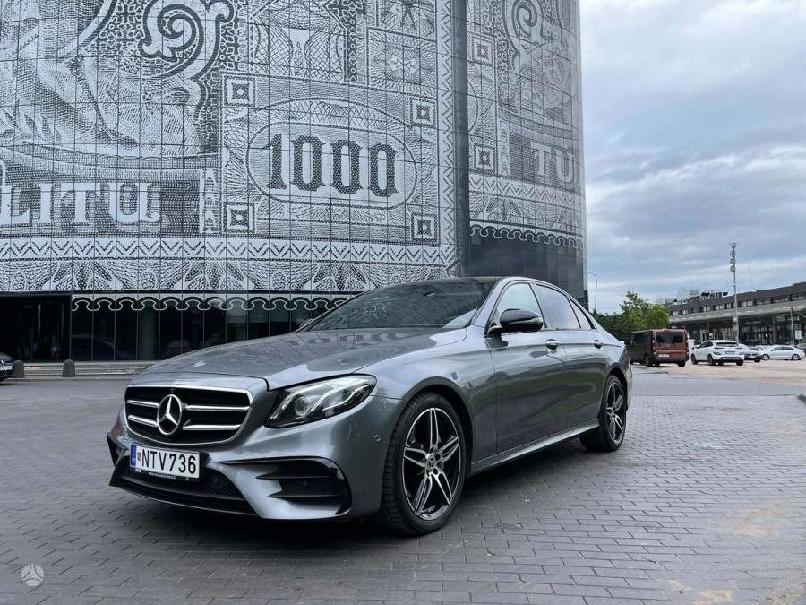 Pelēks Mercedes-Benz E 220 2018 Kauņa, ar dzinēja tilpumu 1.95 L un nobraukumu 262 tūkst. km par 22450 €, foto 1 vietnē AUTOMOTO.COM.LV
