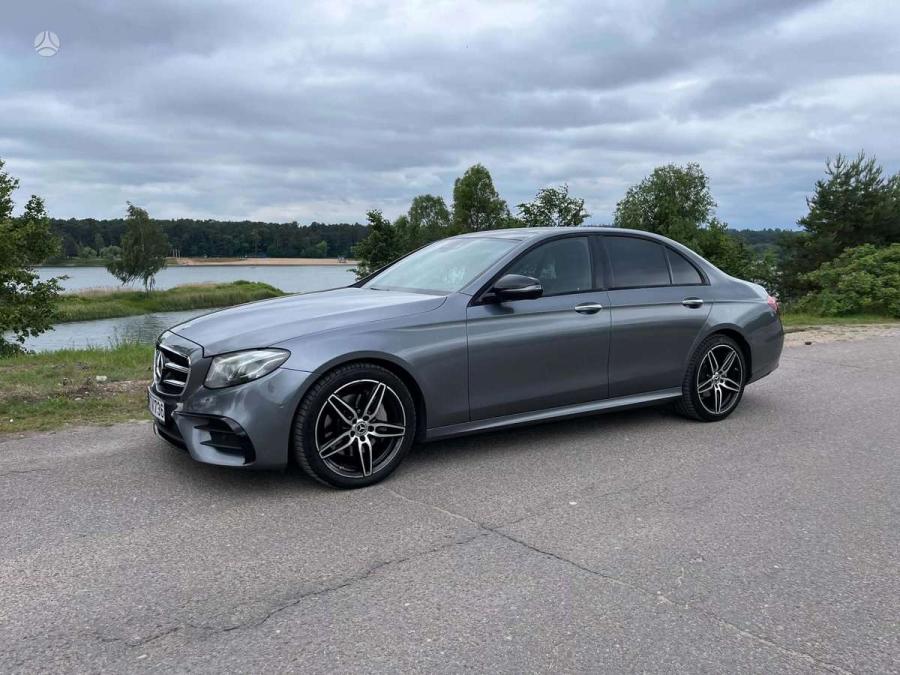 Pelēks Mercedes-Benz E 220 2018 Kauņa, ar dzinēja tilpumu 1.95 L un nobraukumu 262 tūkst. km par 22450 €, foto 4 vietnē AUTOMOTO.COM.LV