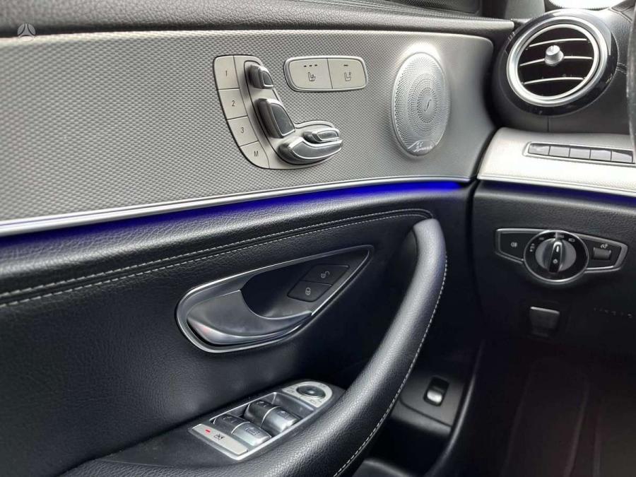 Pelēks Mercedes-Benz E 220 2018 Kauņa, ar dzinēja tilpumu 1.95 L un nobraukumu 262 tūkst. km par 22450 €, foto 10 vietnē AUTOMOTO.COM.LV