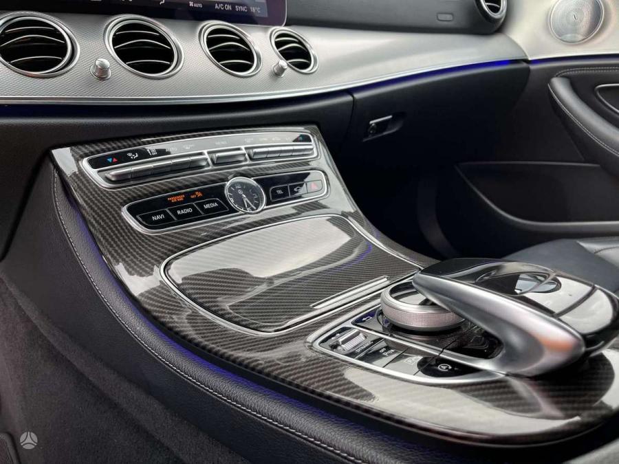 Pelēks Mercedes-Benz E 220 2018 Kauņa, ar dzinēja tilpumu 1.95 L un nobraukumu 262 tūkst. km par 22450 €, foto 15 vietnē AUTOMOTO.COM.LV