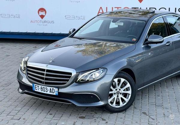 Pelēks Mercedes-Benz E 220 2018 Tauragė, ar dzinēja tilpumu 1.95 L un nobraukumu 299 tūkst. km par 14900 €, foto 3 vietnē AUTOMOTO.COM.LV