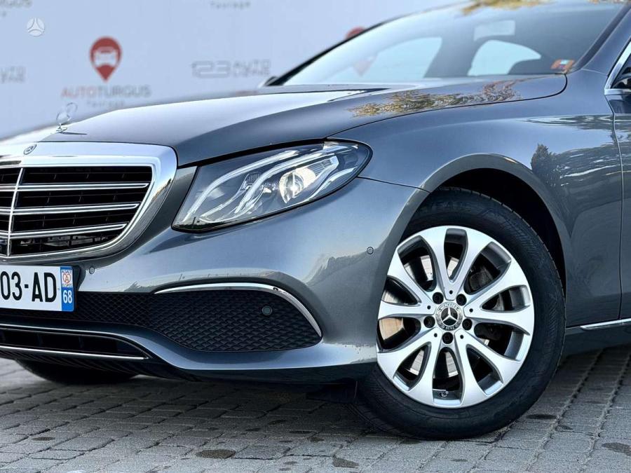 Серый Мерседес E 220 2018 в Таураге, объемом двигателя 1.95 л и пробегом 299 тыс. км за 14900 €, фото 4 на AUTOMOTO.COM.LV