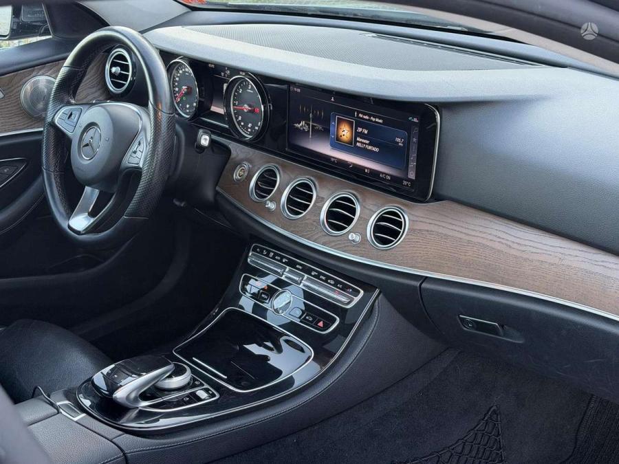 Серый Мерседес E 220 2018 в Таураге, объемом двигателя 1.95 л и пробегом 299 тыс. км за 14900 €, фото 46 на AUTOMOTO.COM.LV