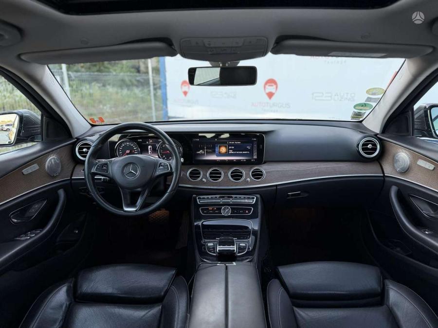 Серый Мерседес E 220 2018 в Таураге, объемом двигателя 1.95 л и пробегом 299 тыс. км за 14900 €, фото 47 на AUTOMOTO.COM.LV