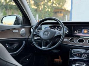 Серый Мерседес E 220 2018 в Таураге, объемом двигателя 1.95 л и пробегом 299 тыс. км за 14900 €, фото 48 на AUTOMOTO.COM.LV