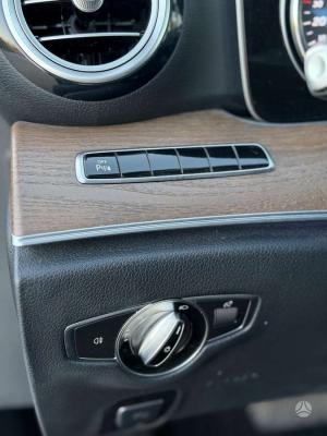 Серый Мерседес E 220 2018 в Таураге, объемом двигателя 1.95 л и пробегом 299 тыс. км за 14900 €, фото 52 на AUTOMOTO.COM.LV