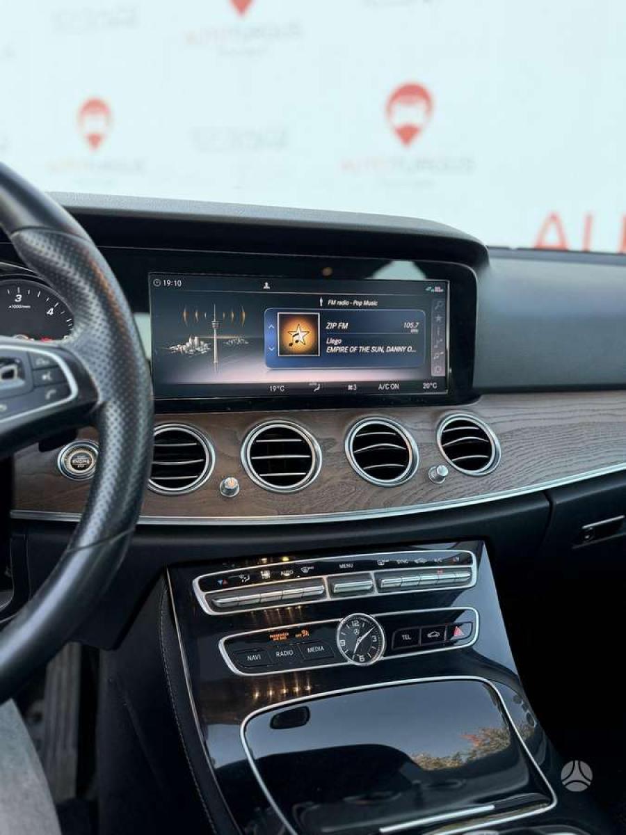 Серый Мерседес E 220 2018 в Таураге, объемом двигателя 1.95 л и пробегом 299 тыс. км за 14900 €, фото 54 на AUTOMOTO.COM.LV