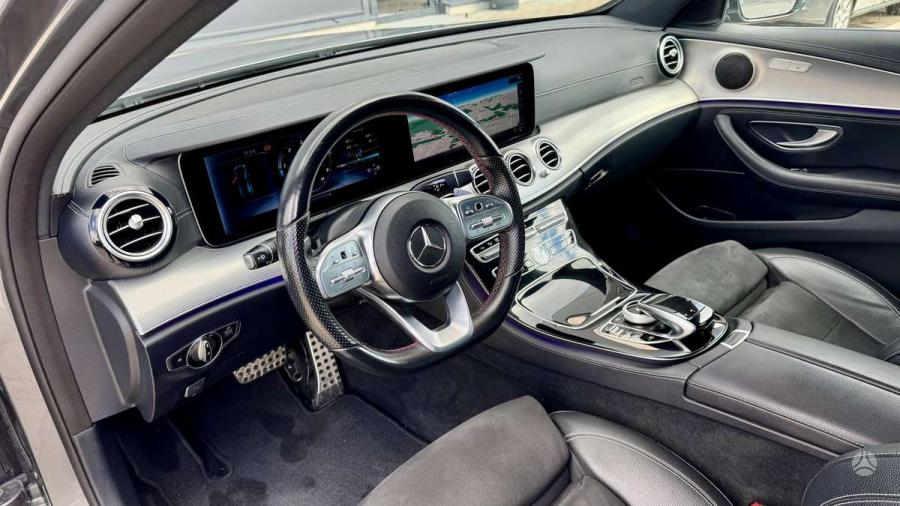Серый Мерседес E 220 2018 в Вильнюс, объемом двигателя 1.95 л и пробегом 109 тыс. км за 24990 €, фото 14 на AUTOMOTO.COM.LV