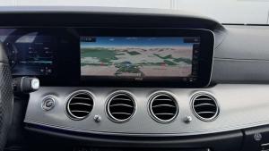 Серый Мерседес E 220 2018 в Вильнюс, объемом двигателя 1.95 л и пробегом 109 тыс. км за 24990 €, фото 26 на AUTOMOTO.COM.LV