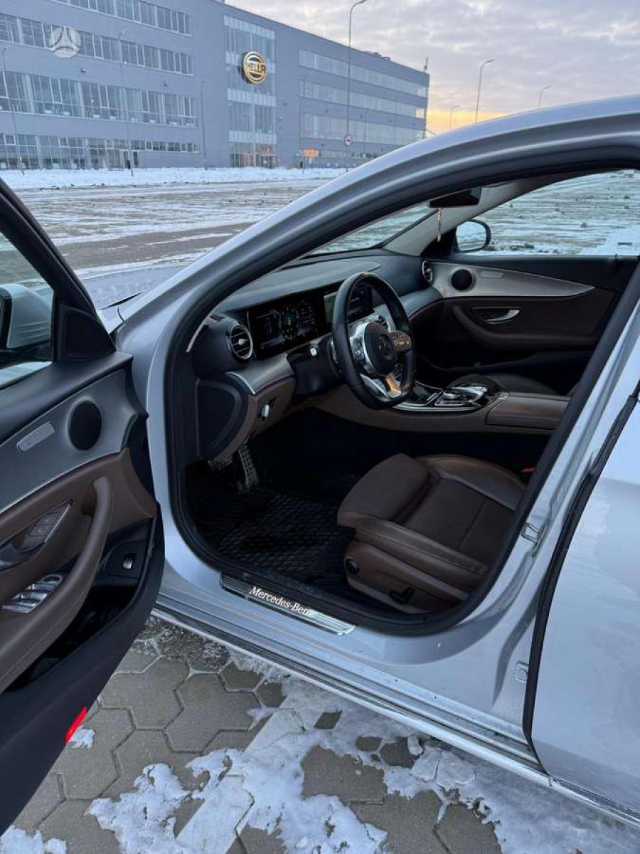 Pelēks Mercedes-Benz E 220 2019 Kauņa, ar dzinēja tilpumu 1.95 L un nobraukumu 138 tūkst. km par 24499 €, foto 3 vietnē AUTOMOTO.COM.LV