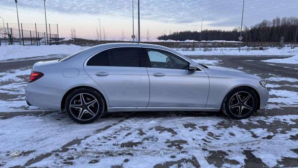 Pelēks Mercedes-Benz E 220 2019 Kauņa, ar dzinēja tilpumu 1.95 L un nobraukumu 138 tūkst. km par 24499 €, foto 5 vietnē AUTOMOTO.COM.LV